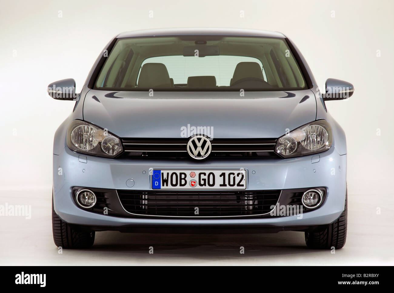 Front of volkswagen golf hi-res stock photography and images - Alamy