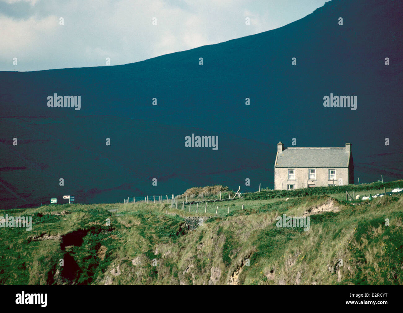 cottage dingle peninsula Stock Photo - Alamy