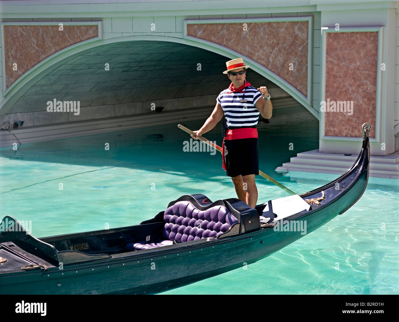 Gondolier, Venetian Hotel, Las Vegas Stock Photo - Alamy