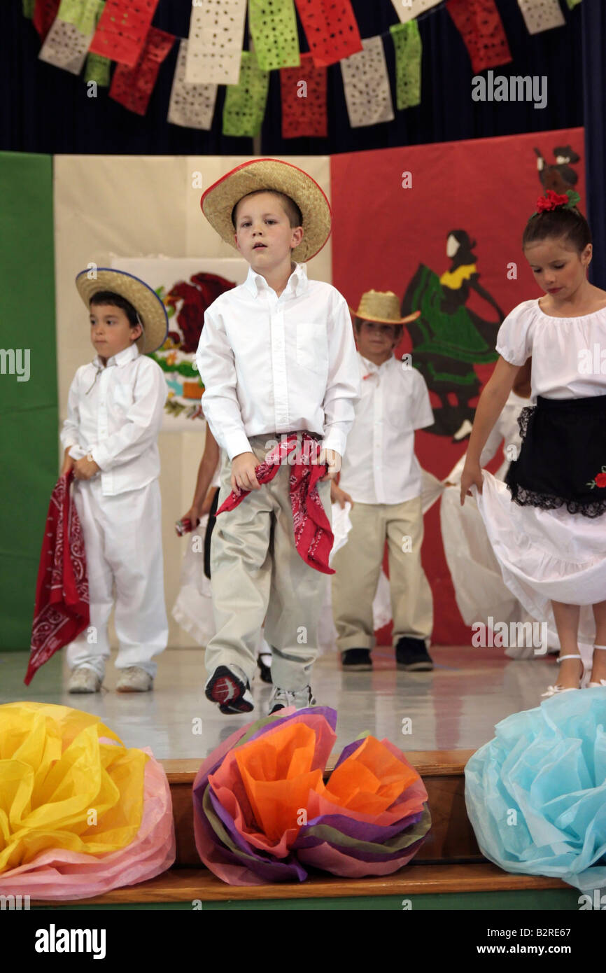 First Grade Students Perform native Mexican Dances Stock Photo - Alamy