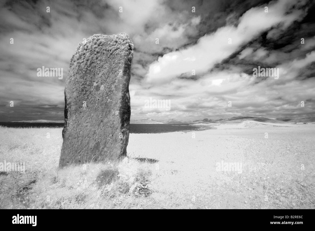 Lone single standing stone hi-res stock photography and images - Alamy
