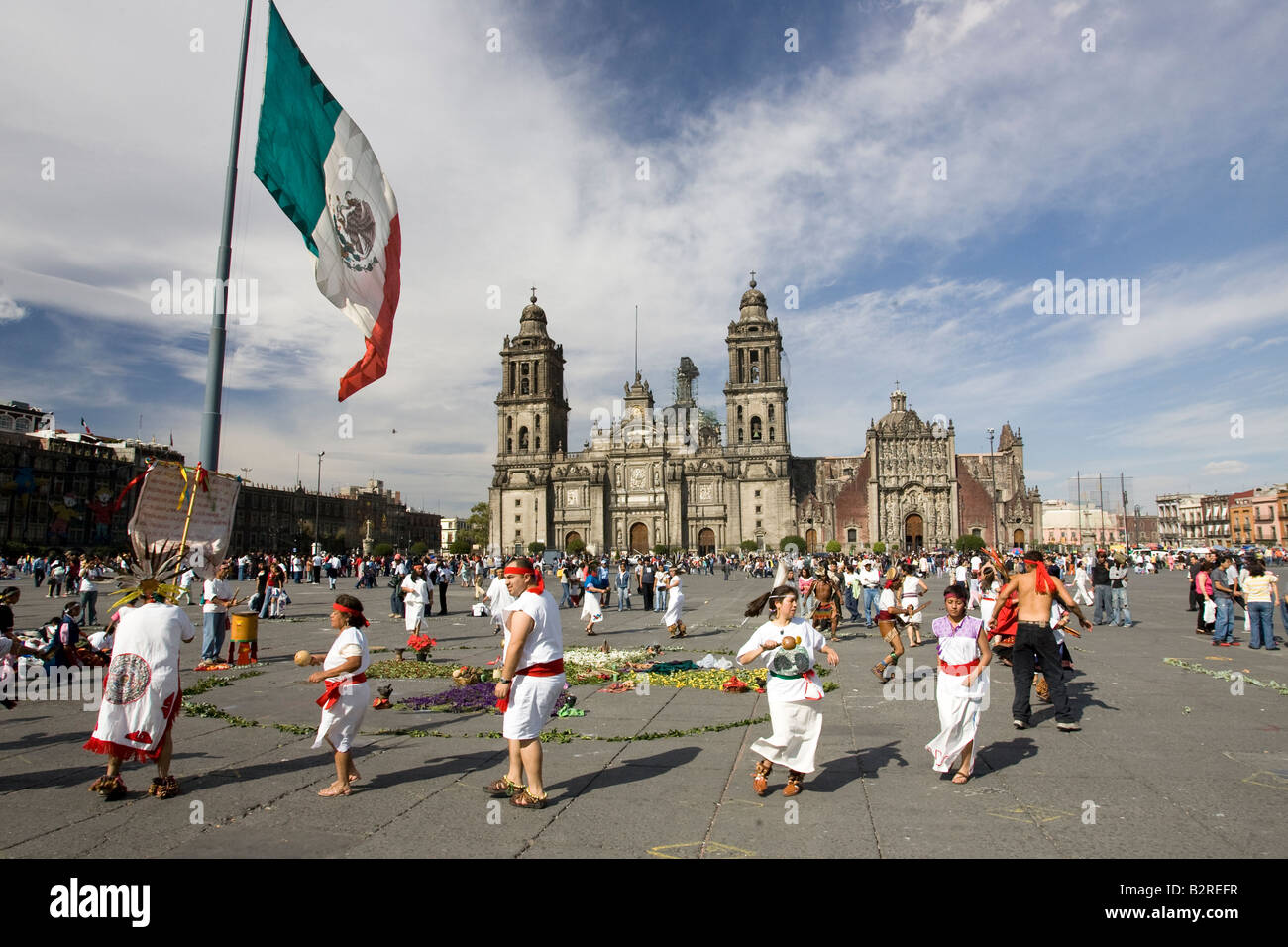 Flag in mexico city hi-res stock photography and images - Alamy