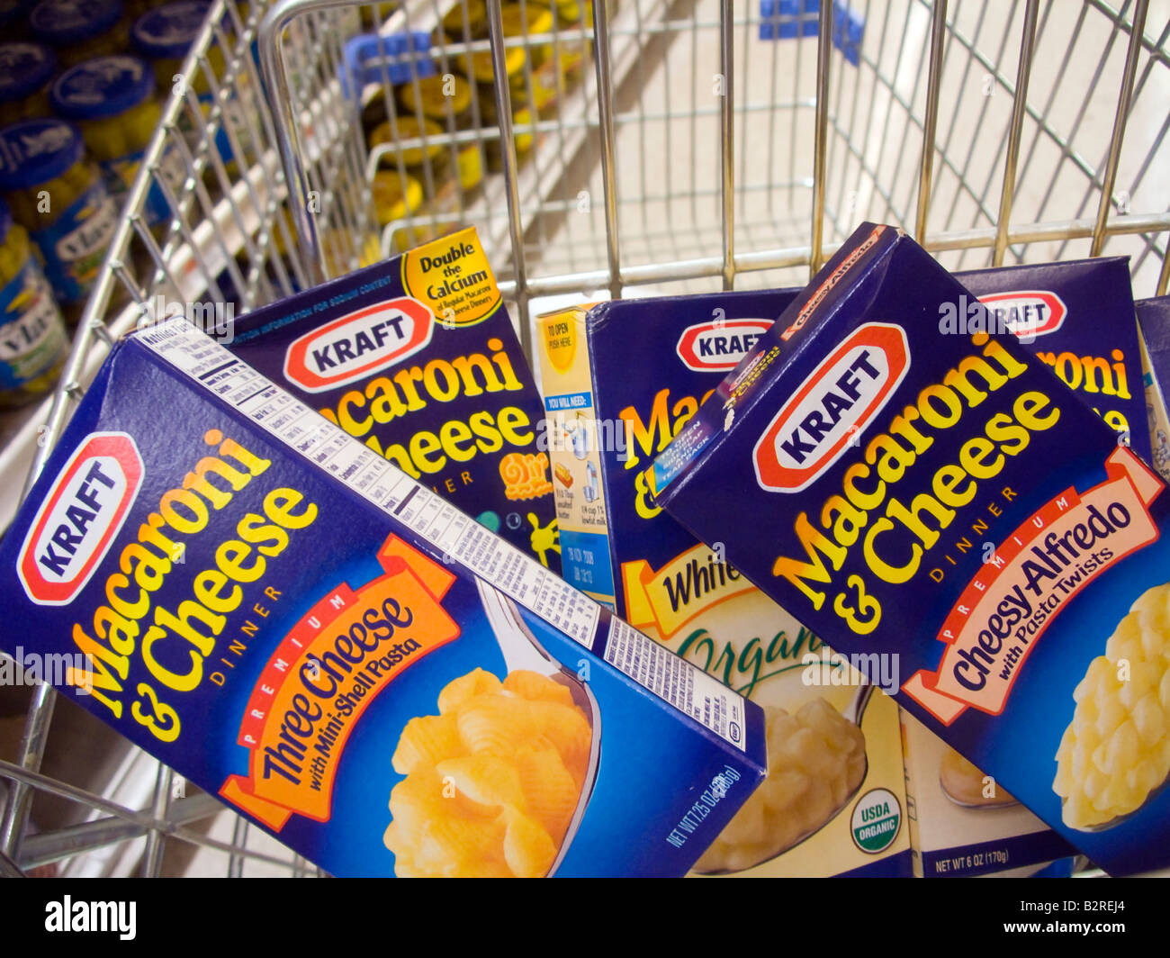 Macaroni and cheese store hi-res stock photography and images - Alamy