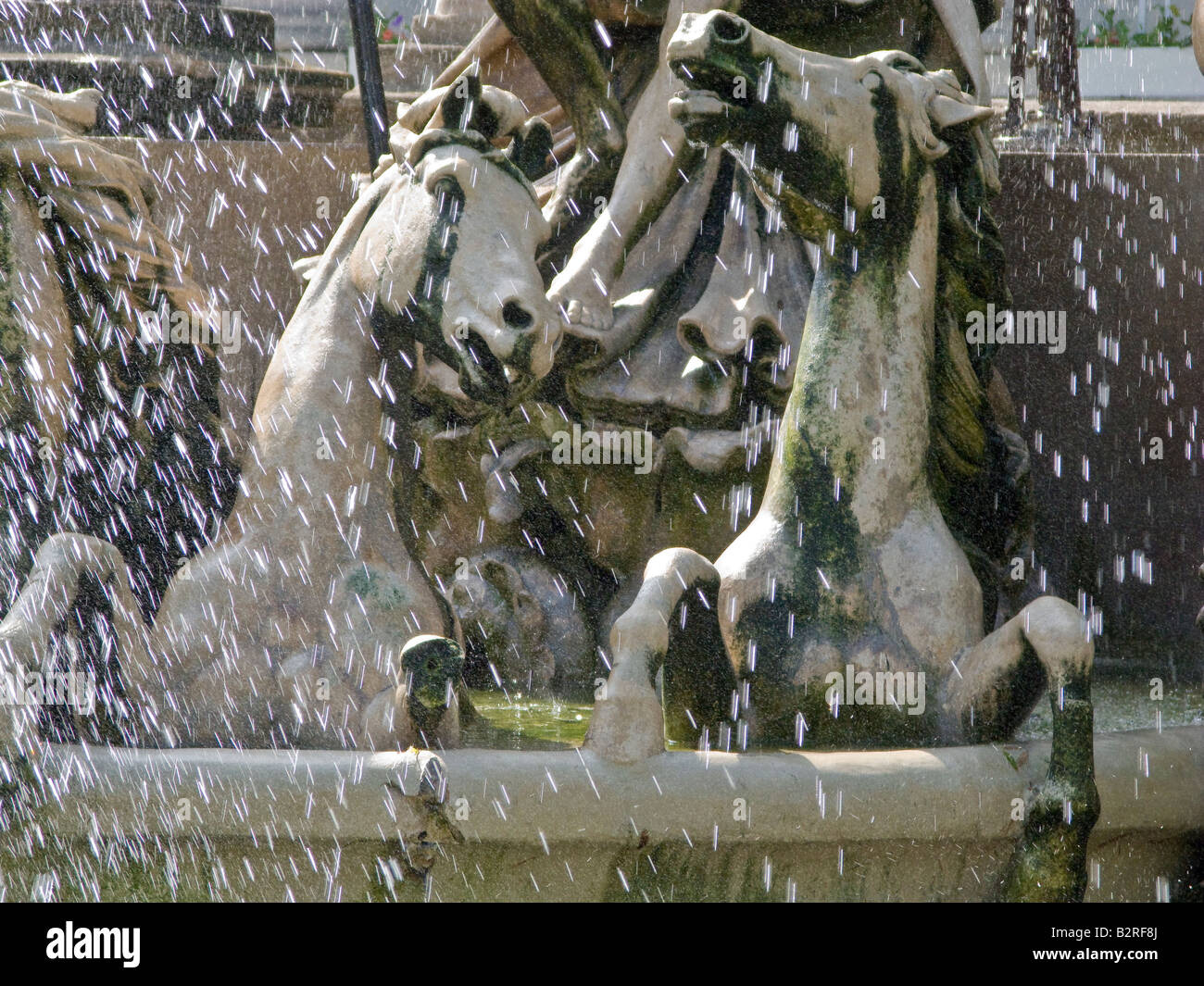 STONE HORSES IN FOUNTAIN CHELTENHAM ENGLAND Stock Photo - Alamy