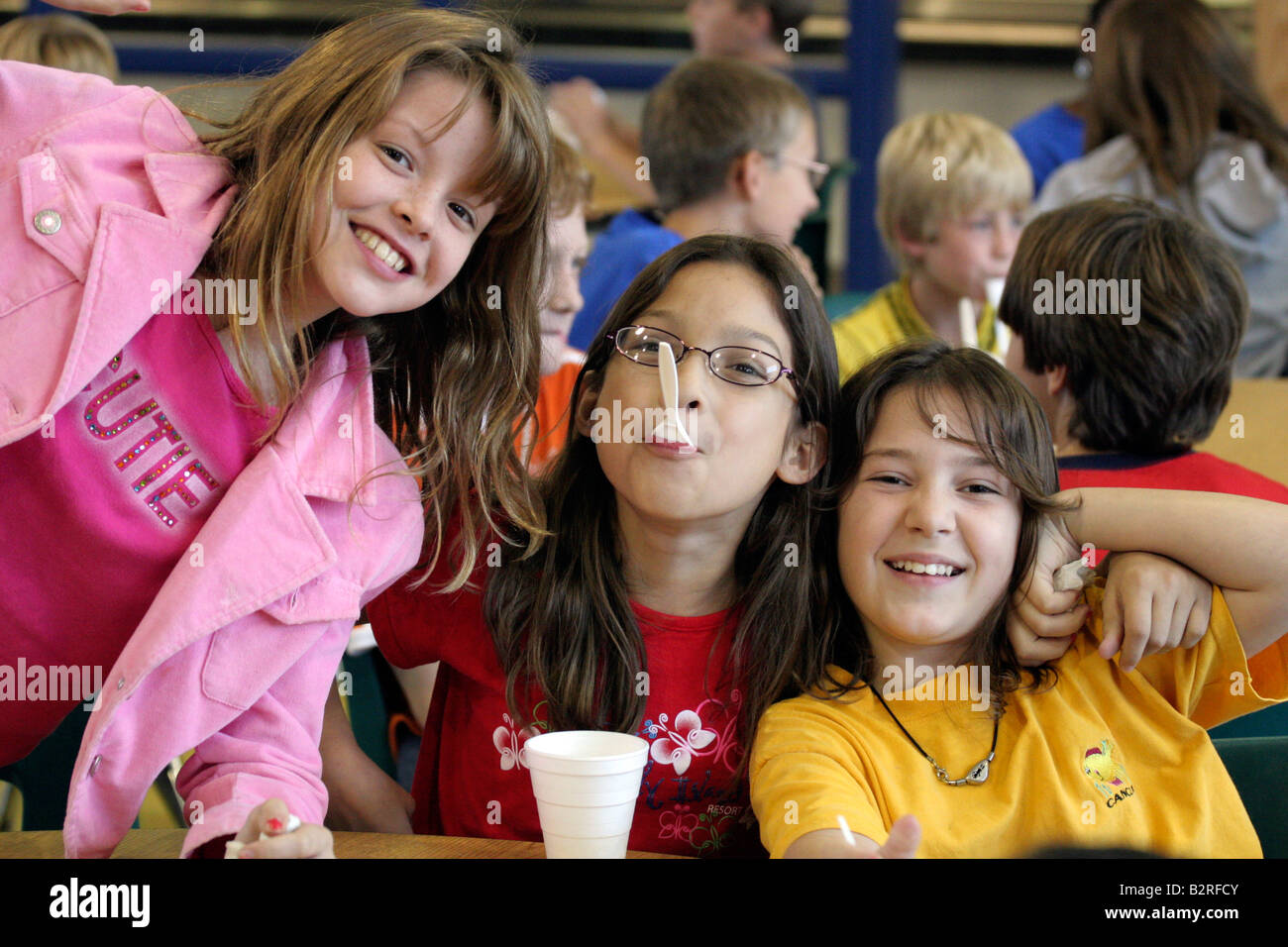 Hispanic girls eating ice cream hi-res stock photography and images - Alamy