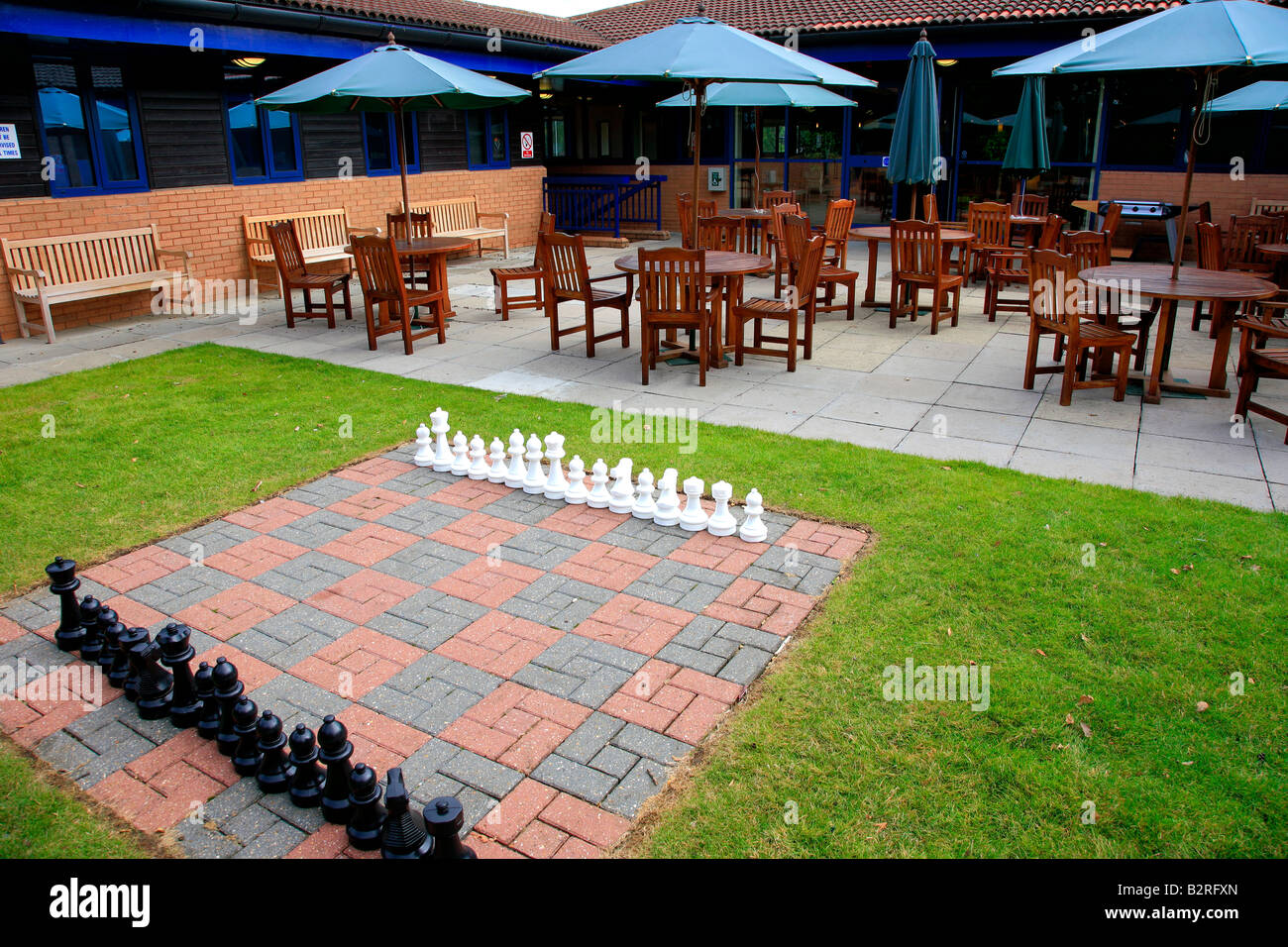 Outdoor patio area table hi-res stock photography and images - Alamy