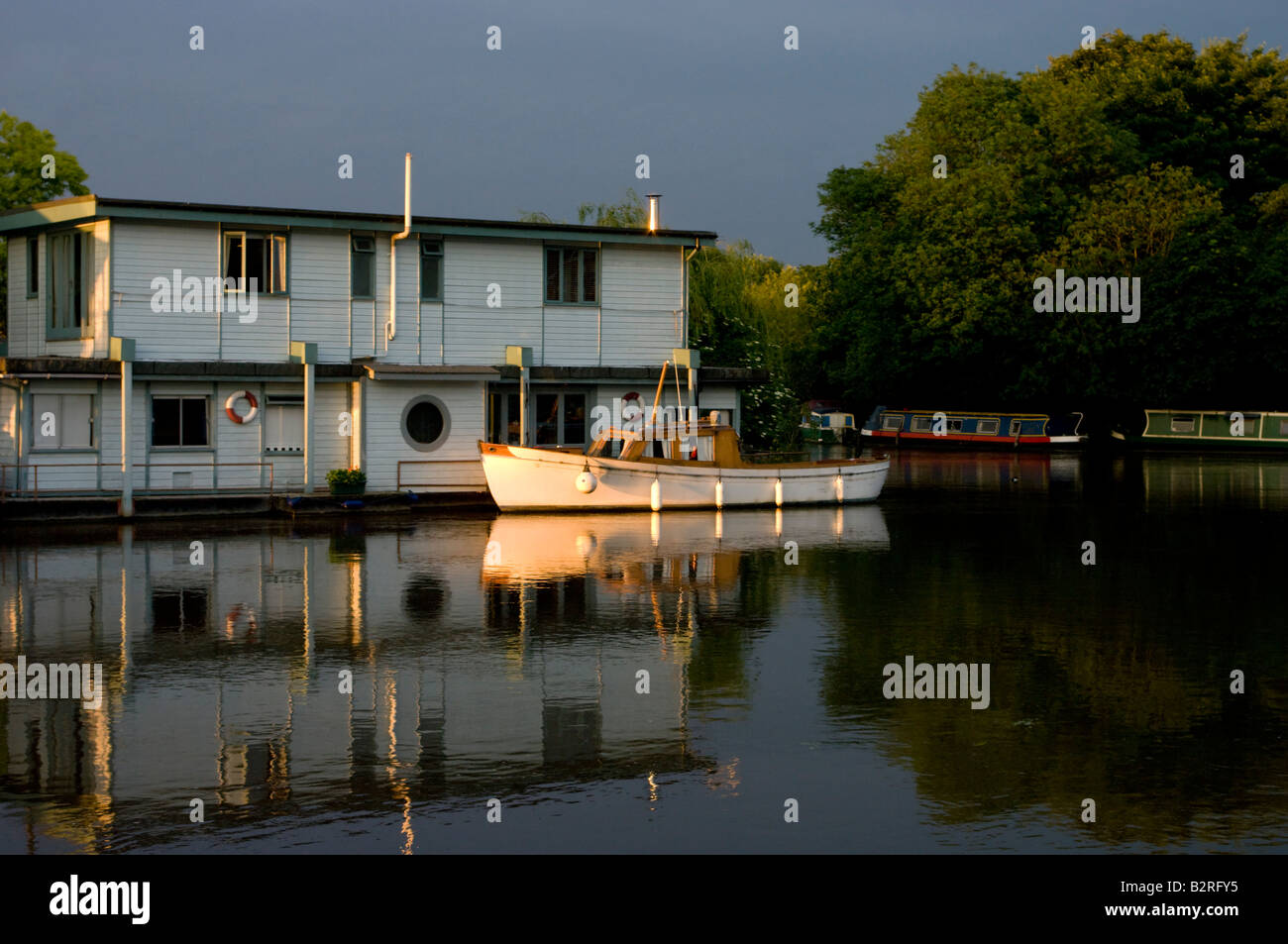 Molesey boat house hi-res stock photography and images - Alamy