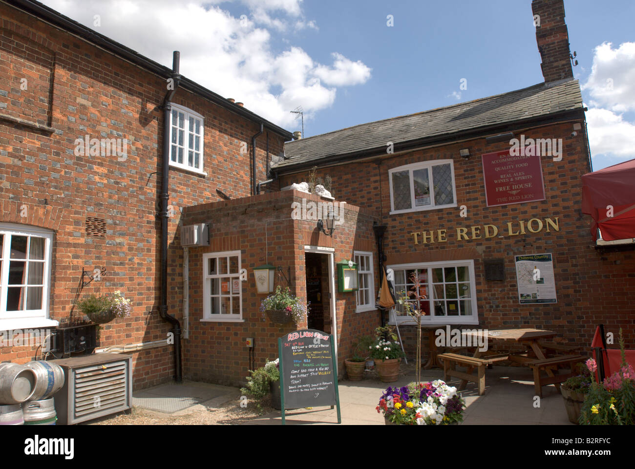 Herts Pub High Resolution Stock Photography and Images - Alamy