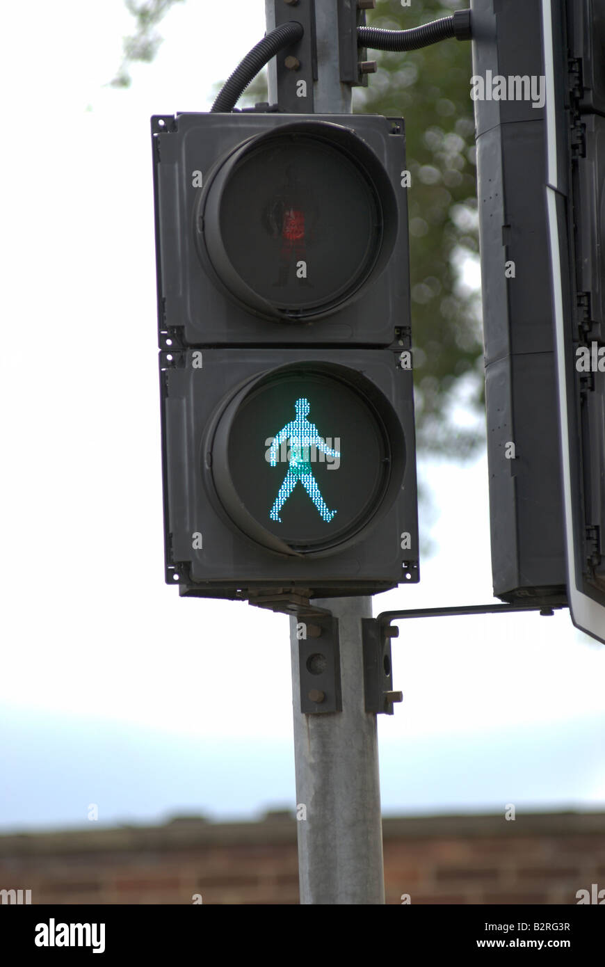 Pedestrian crossing uk green man hi-res stock photography and images ...