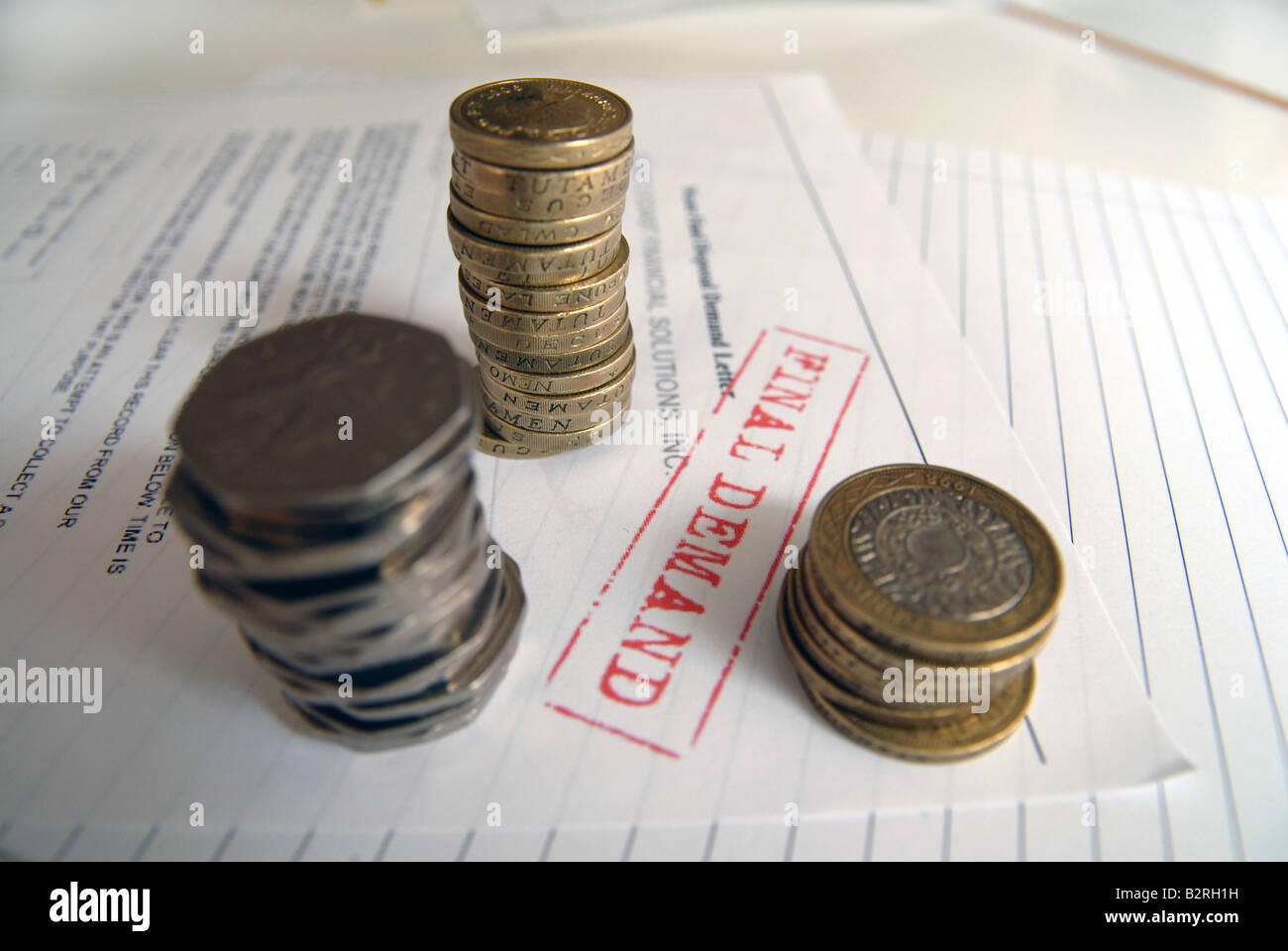 Final demand invoice hi-res stock photography and images - Alamy