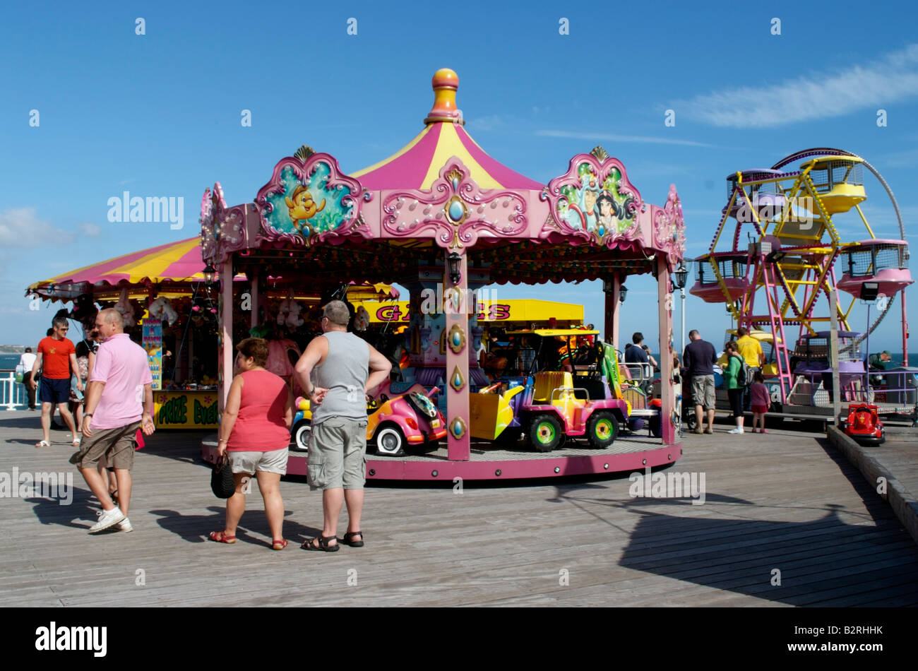 End pier childrens funfair rides hi-res stock photography and images ...
