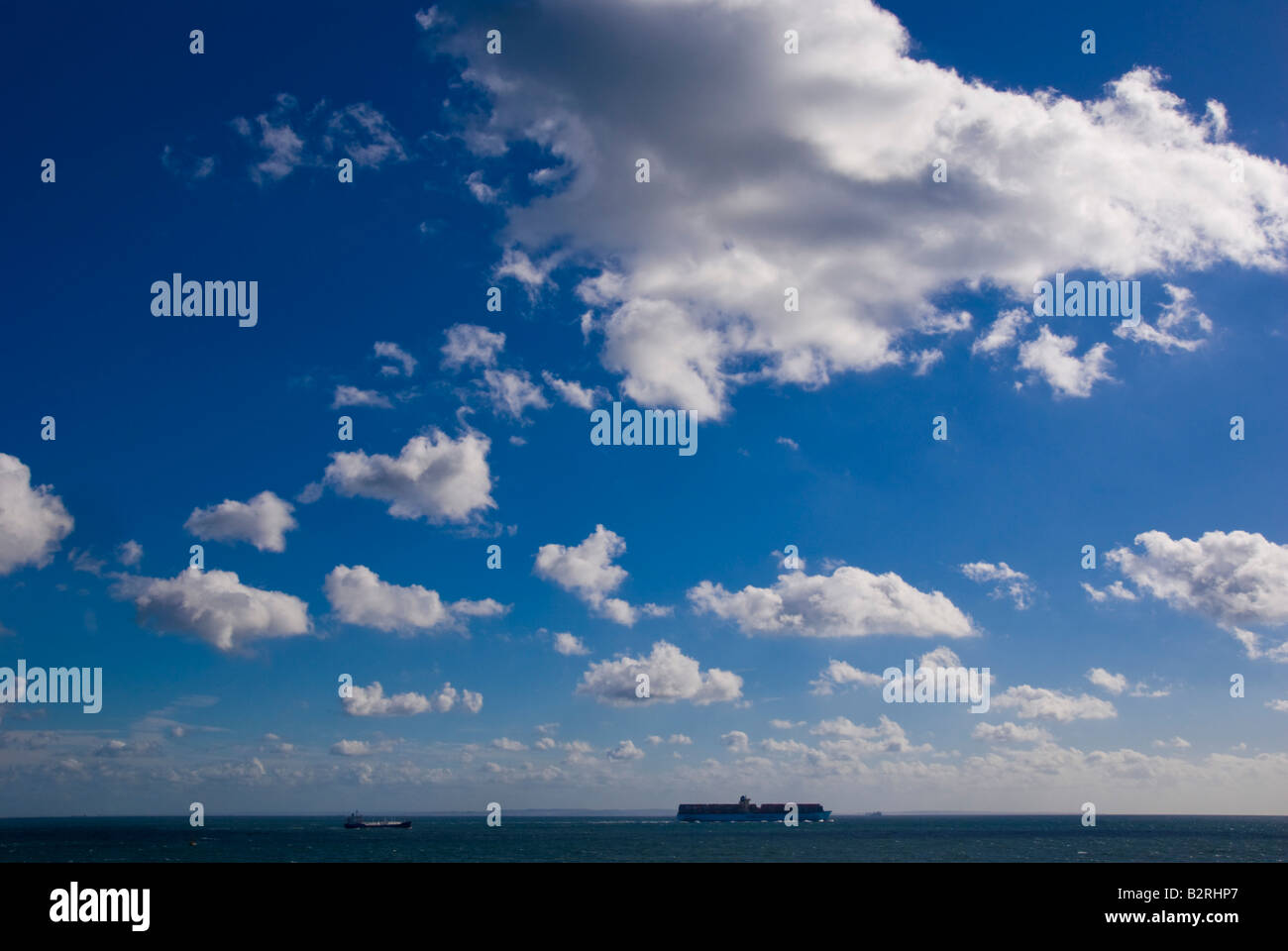 Europe UK england english channel sky horizon Stock Photo - Alamy
