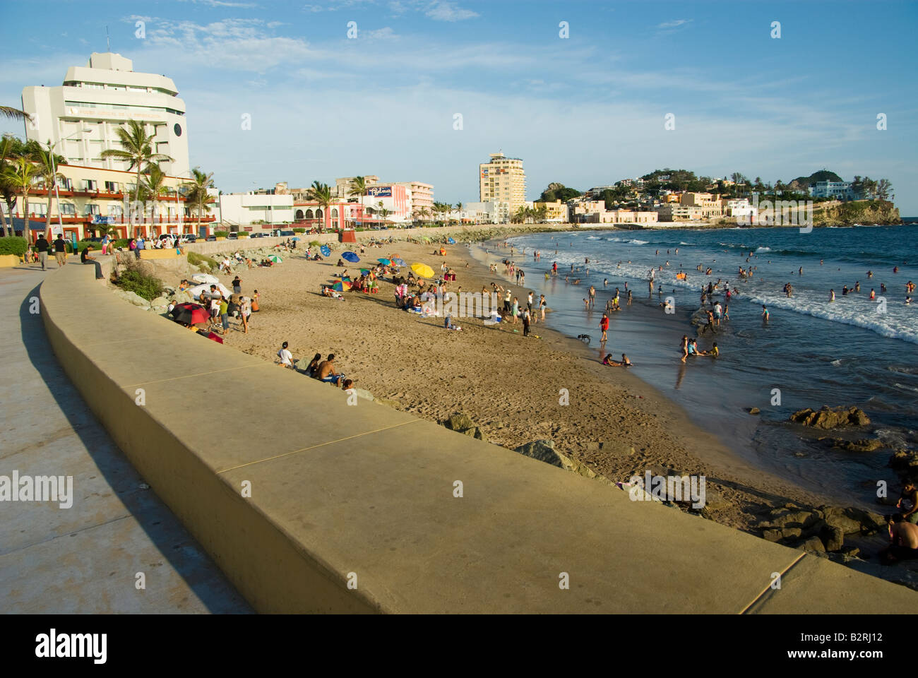 Malecón mazatlan olas altas hi-res stock photography and images - Alamy