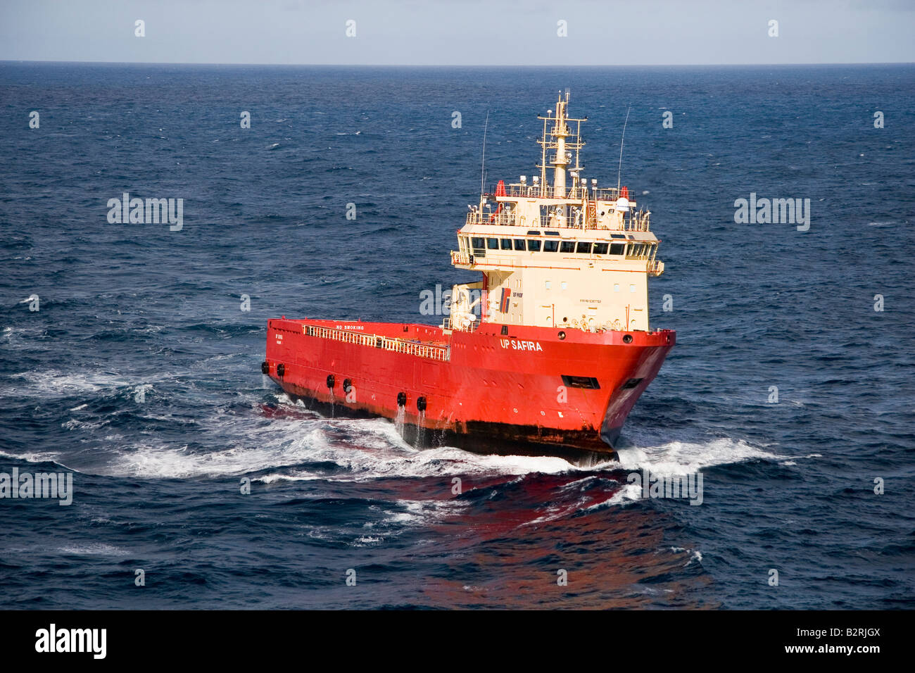 Oil rig north sea scotland waves hi-res stock photography and images ...