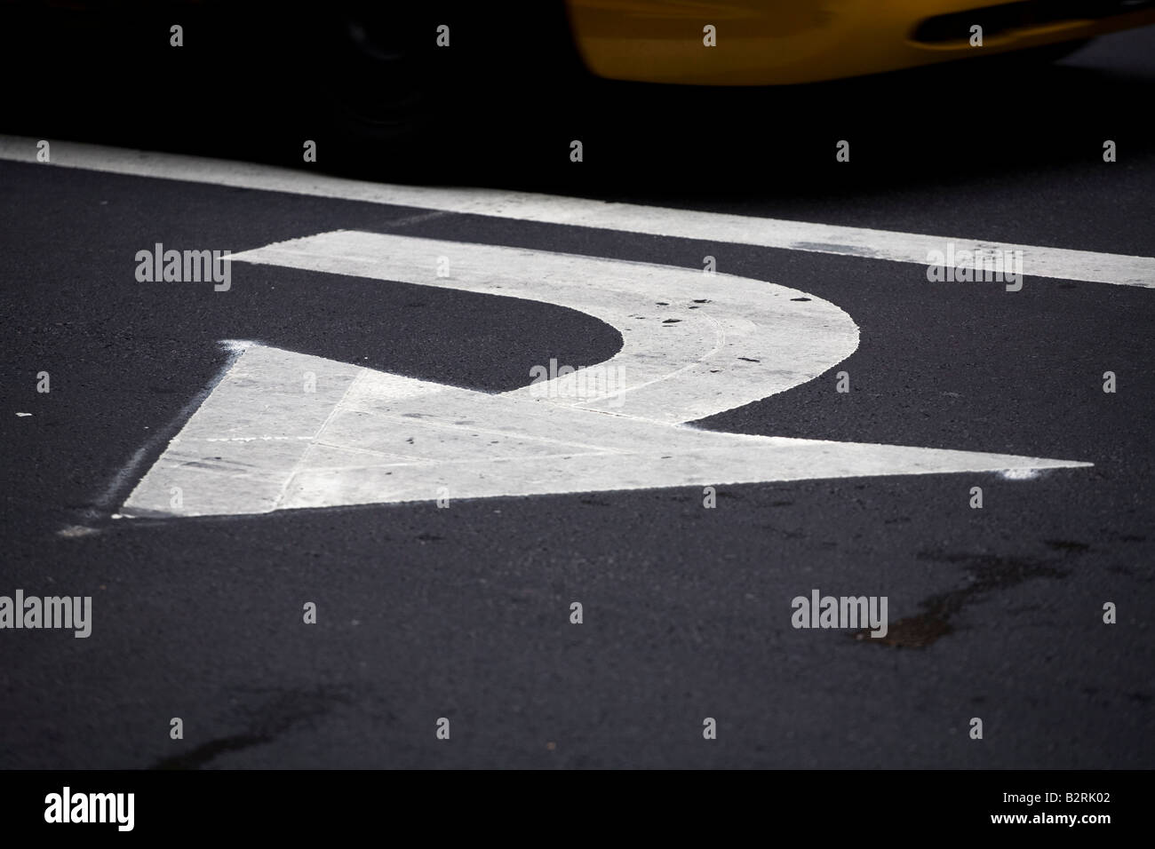 Traffic arrow hi-res stock photography and images - Alamy