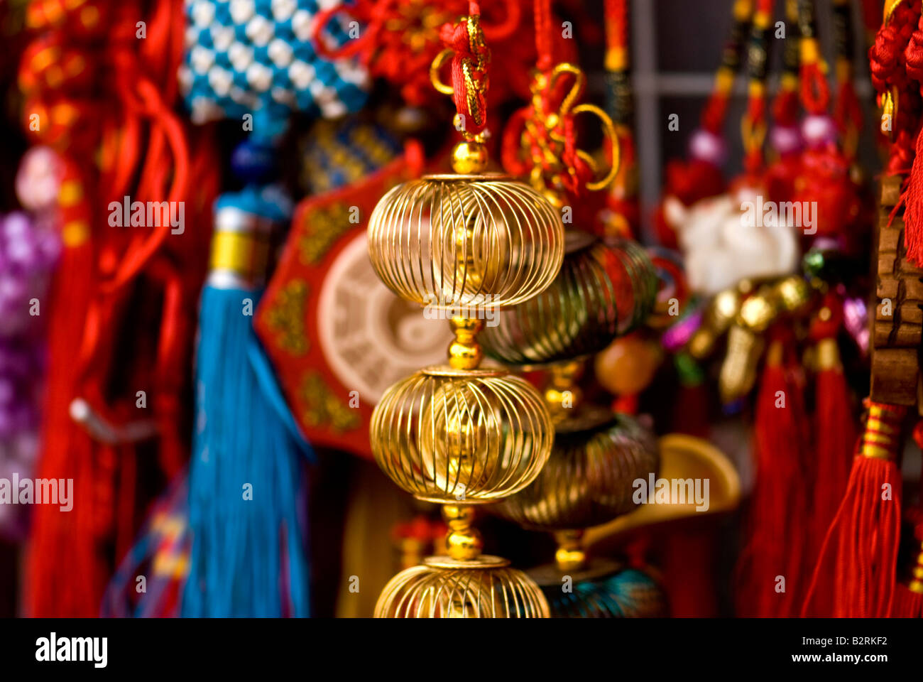 Chinese trinkets, Pagoda Street, China Town, Singapore Stock Photo - Alamy