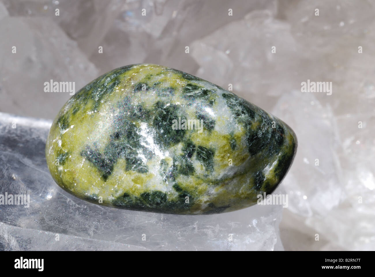 Stone kidney crystal hi-res stock photography and images - Alamy