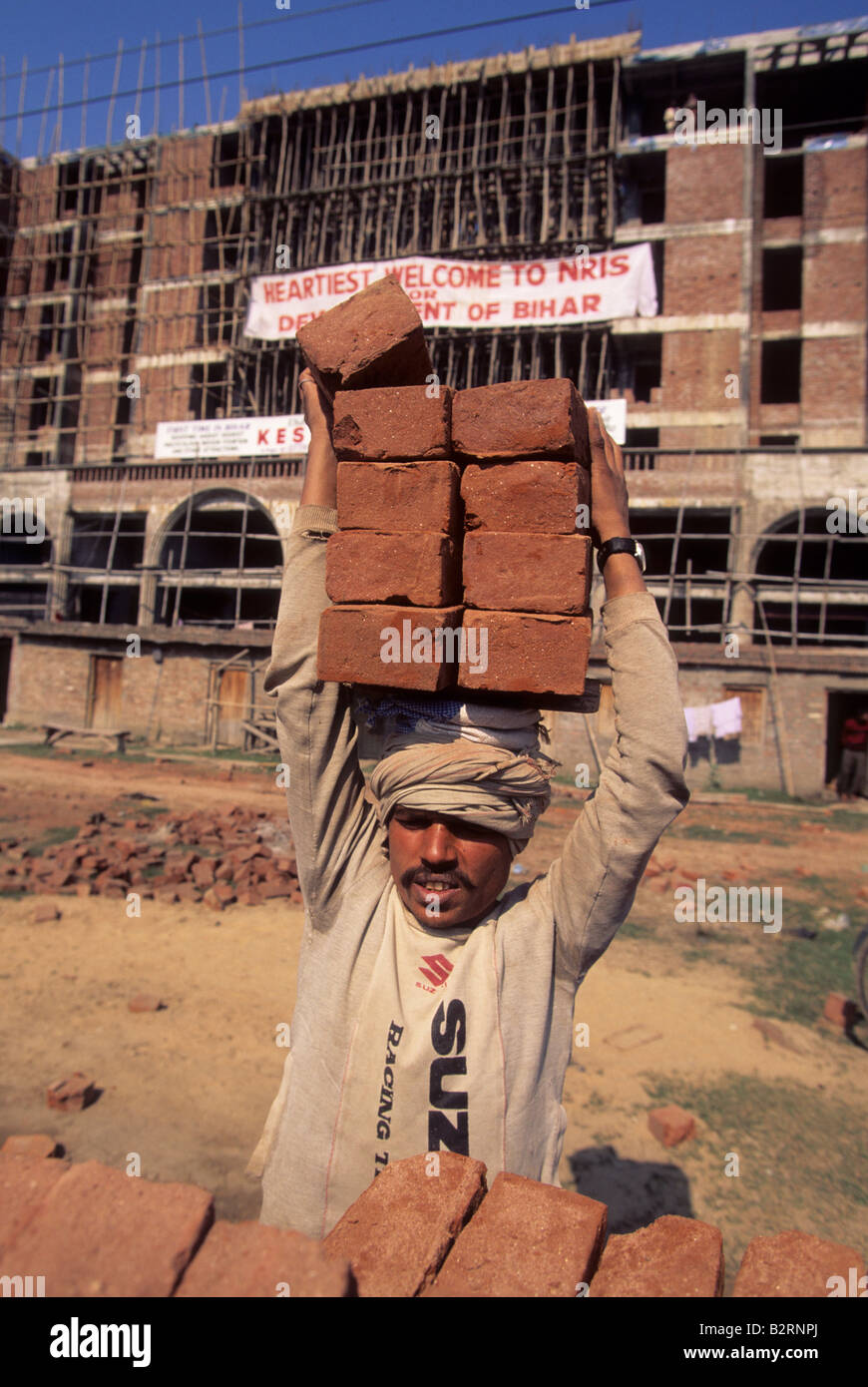 Loads of bricks hi-res stock photography and images - Alamy