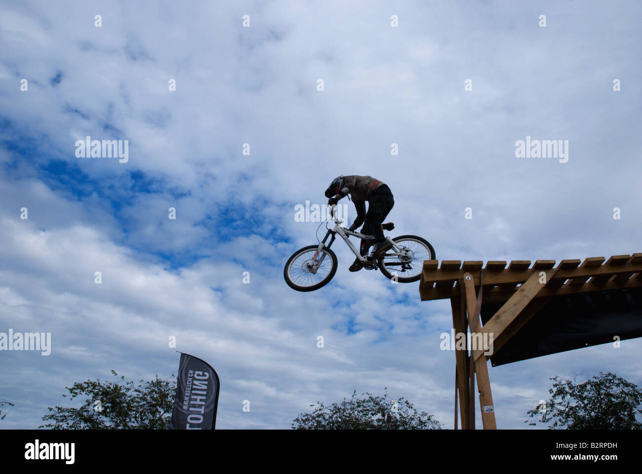 Boy riding bike silhouette hi-res stock photography and images - Alamy