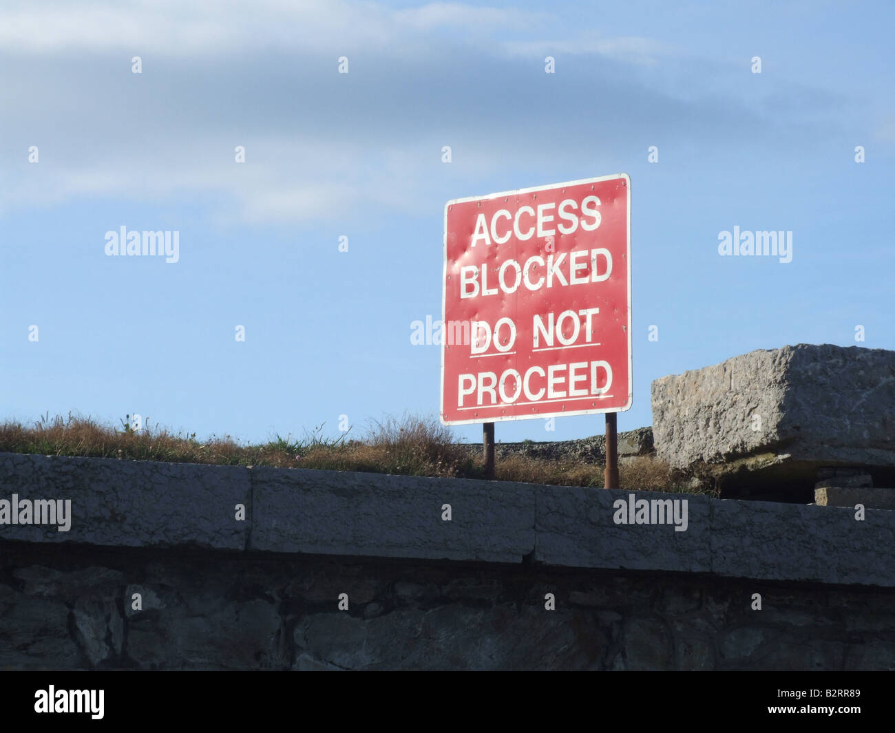 access blocked do not proceed road sign Stock Photo - Alamy