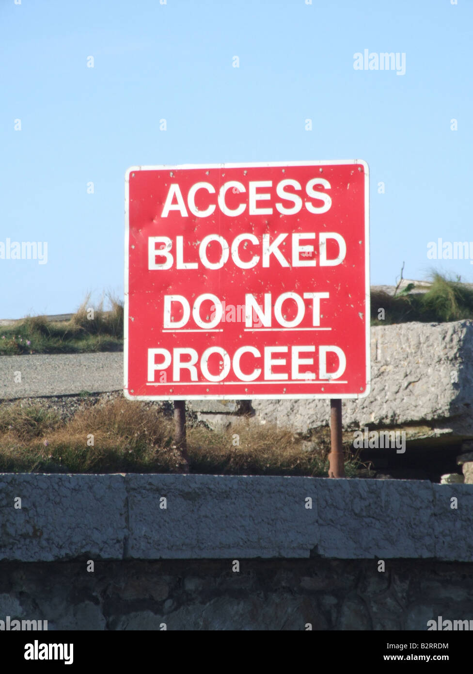 access blocked do not proceed road sign Stock Photo - Alamy