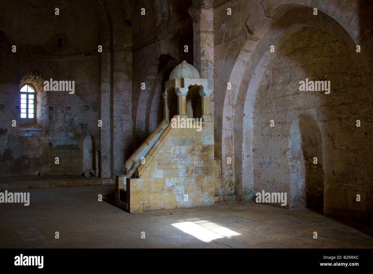 Inside castle chapel hi-res stock photography and images - Alamy