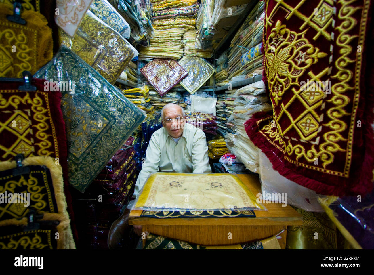 Aleppo souk fabric hi-res stock photography and images - Alamy
