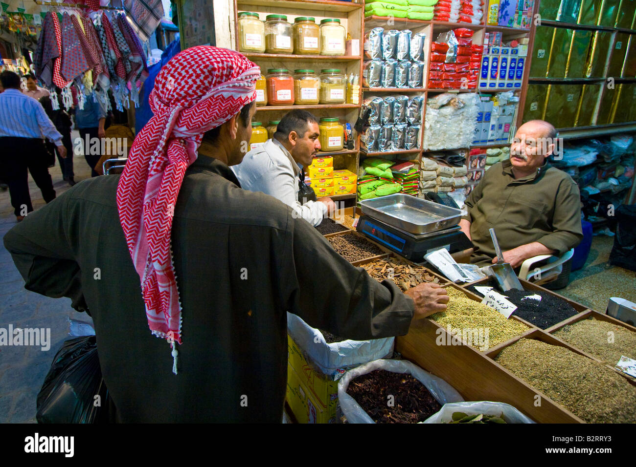 Middle east spice market vendor hi-res stock photography and images - Alamy