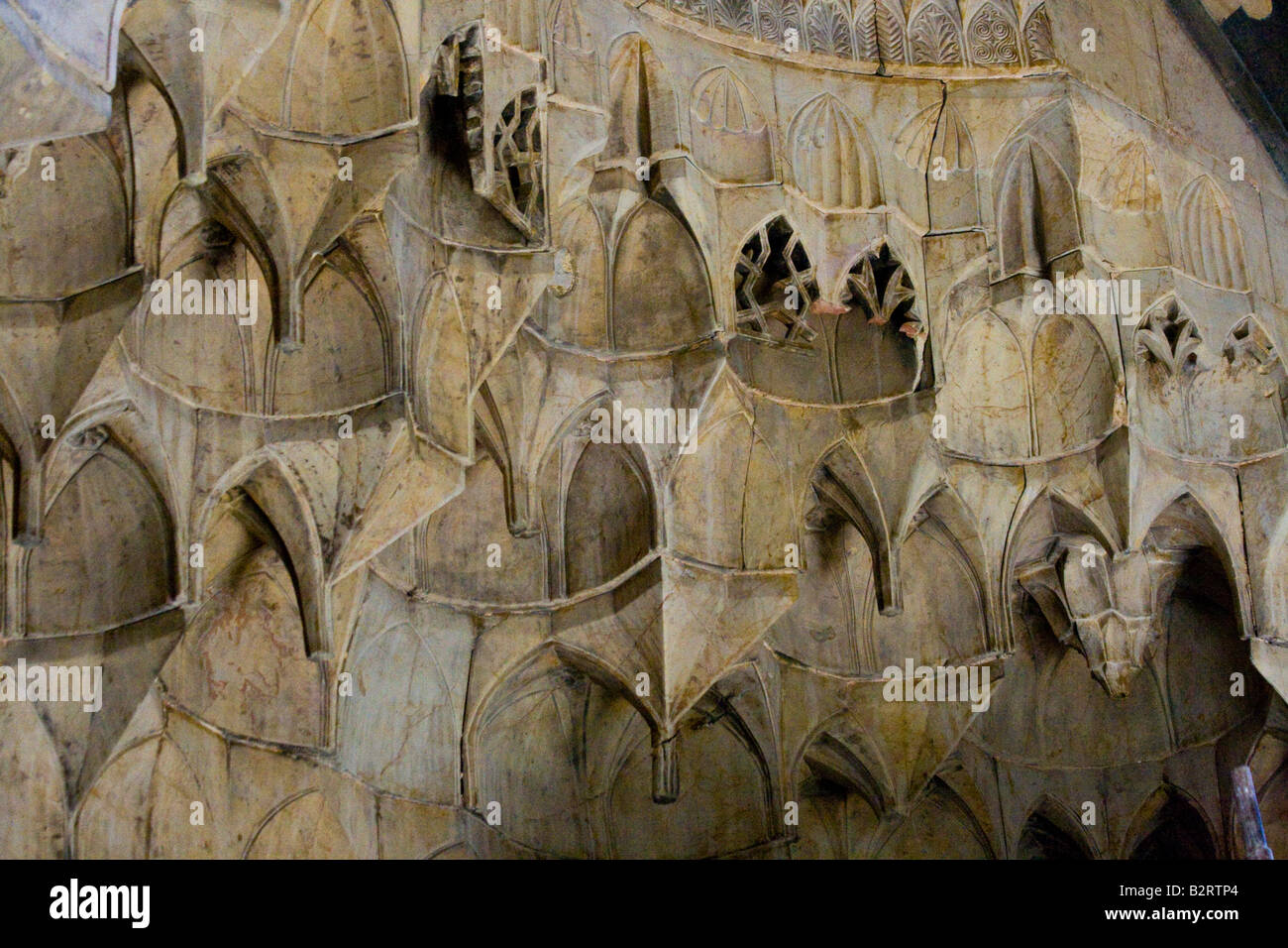 Muqarna at Khan Assad Pasha Caravanserai in the Old City in Damascus ...