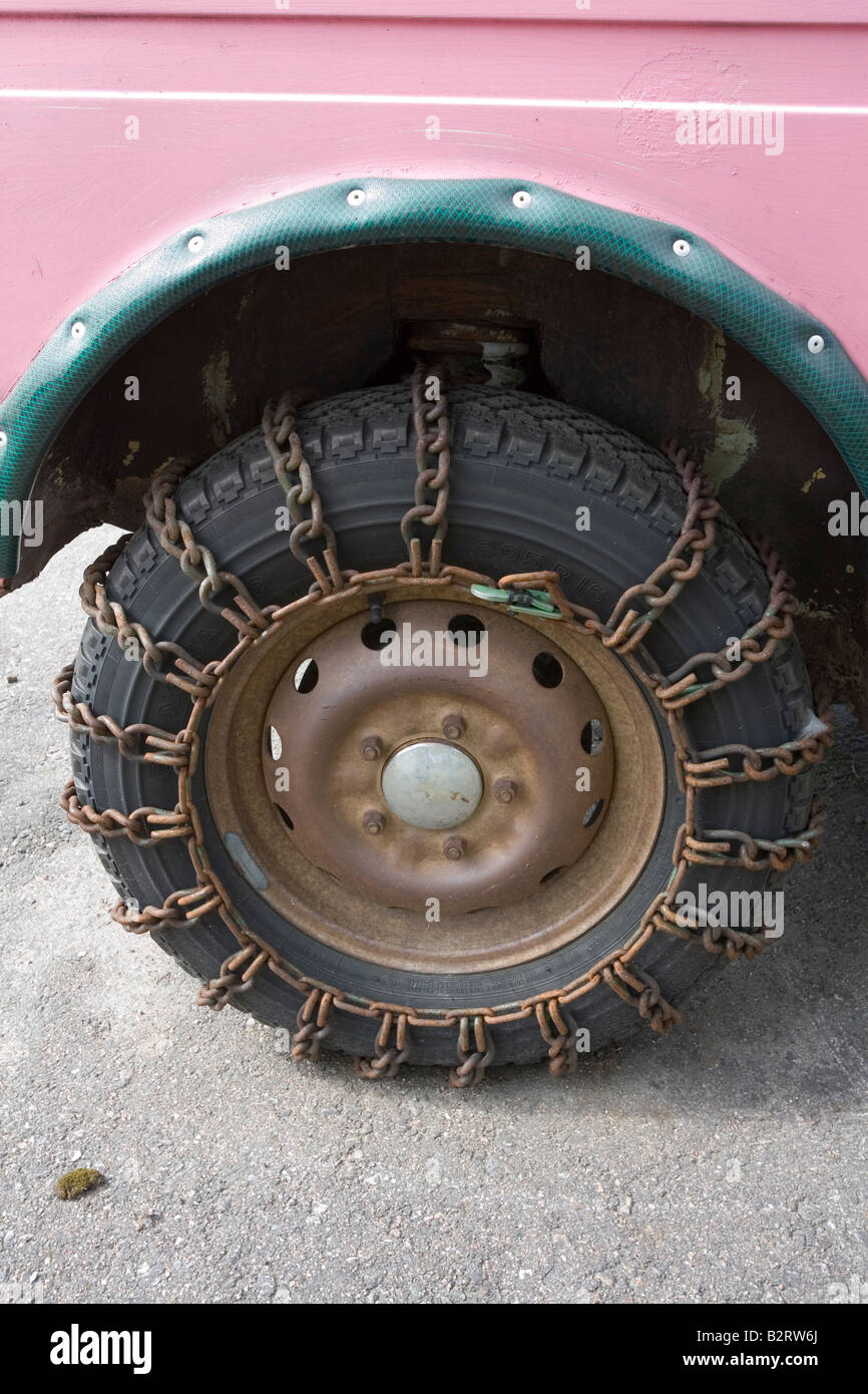 Old rusty wheel tyre hi-res stock photography and images - Alamy