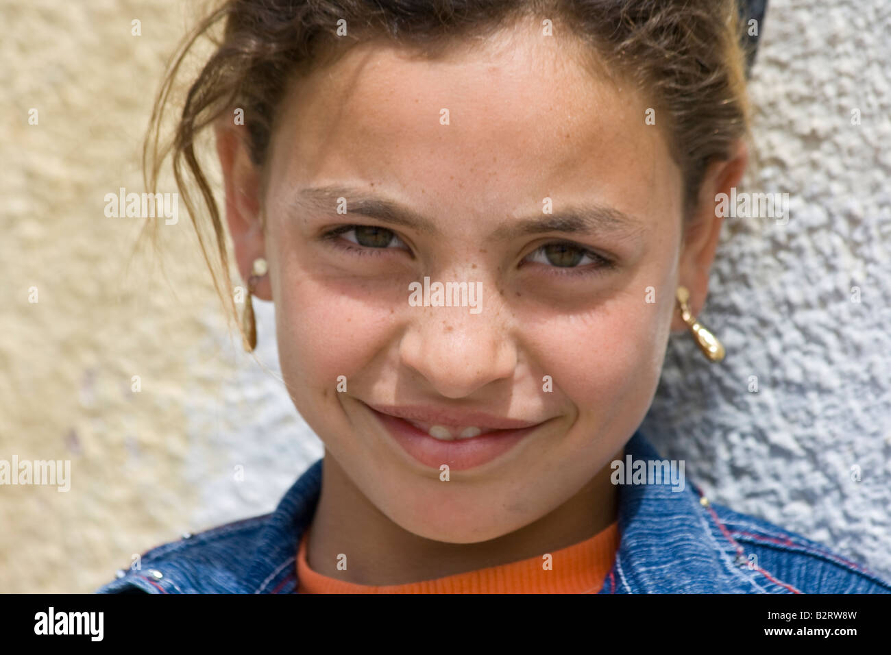 Syrian girl portrait hi-res stock photography and images - Alamy