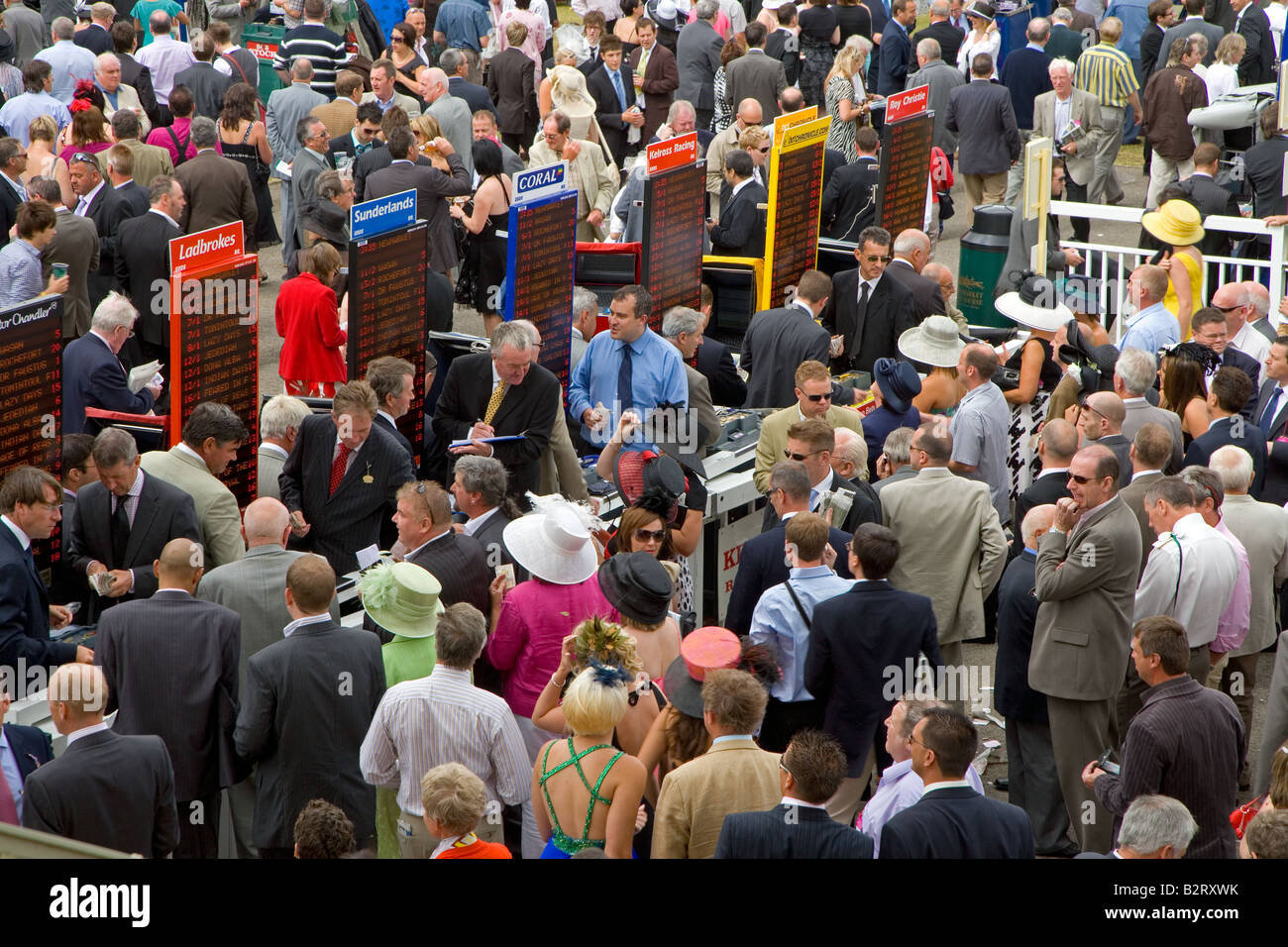 Newmarket ladies day hi-res stock photography and images - Alamy