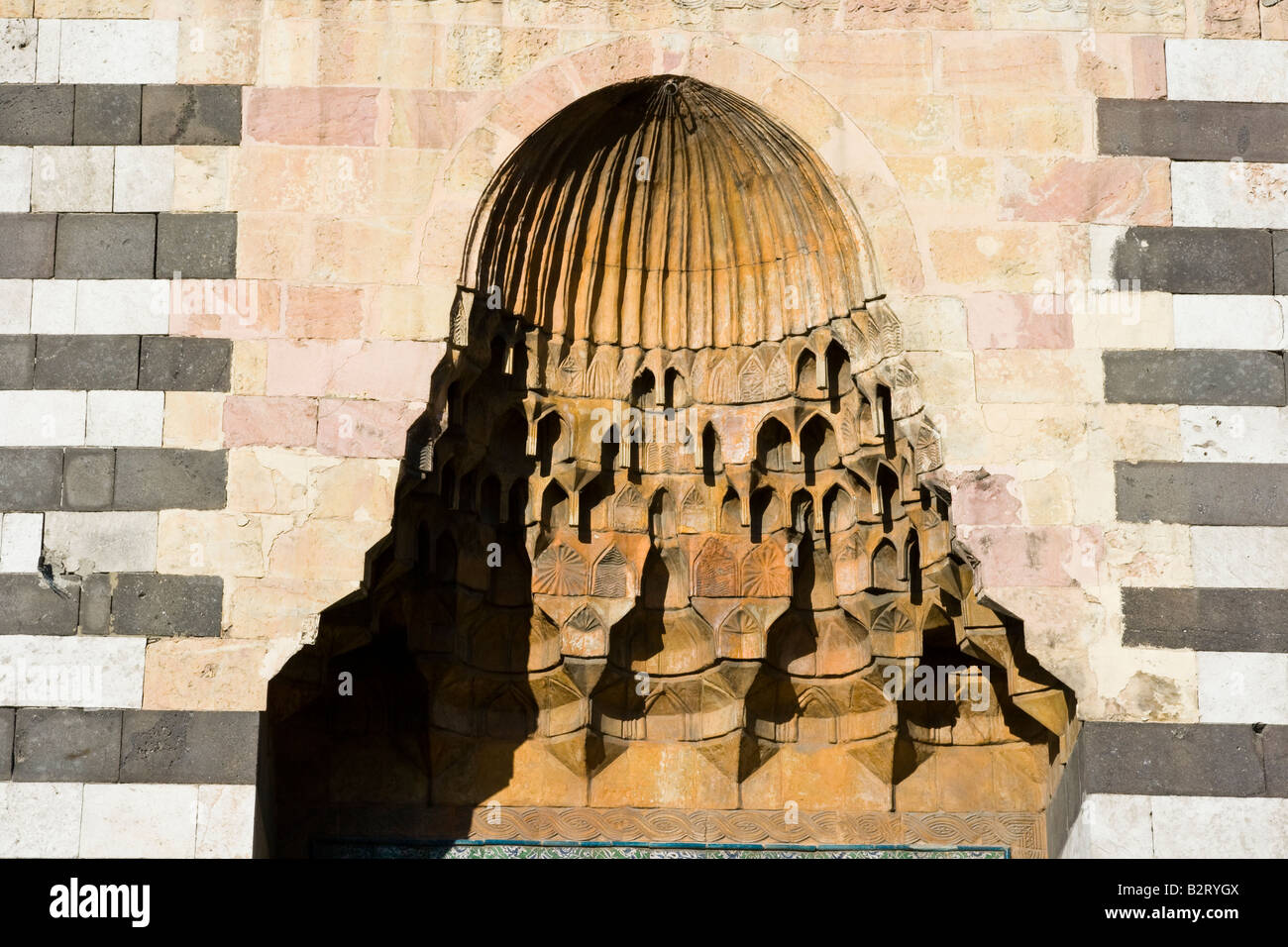 Muqarna at Al Sinaniya Mosque in Damasus Syria Stock Photo - Alamy