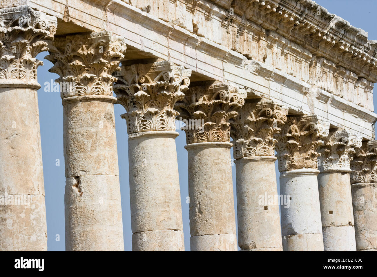 Roman collonade hi-res stock photography and images - Alamy