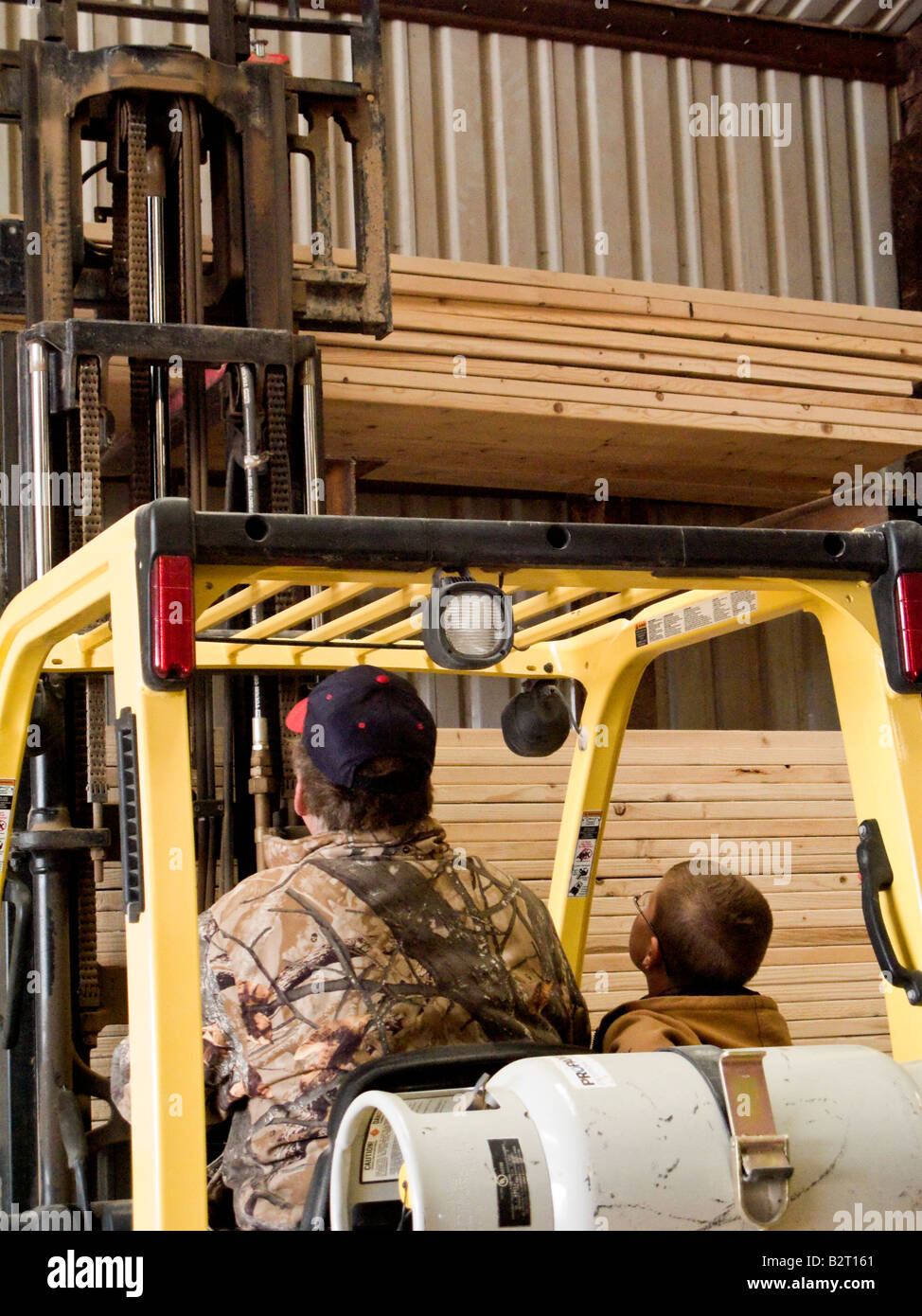 Lifting fork hi-res stock photography and images - Alamy