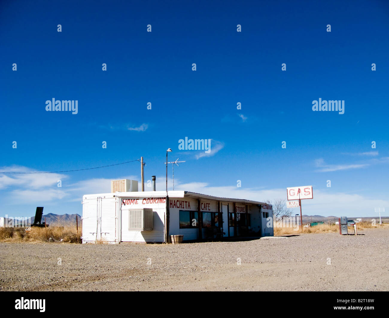 Old gas station hi-res stock photography and images - Alamy