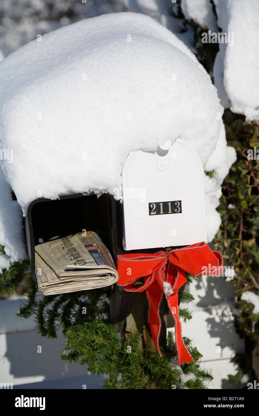 Decorated post box hi-res stock photography and images - Alamy