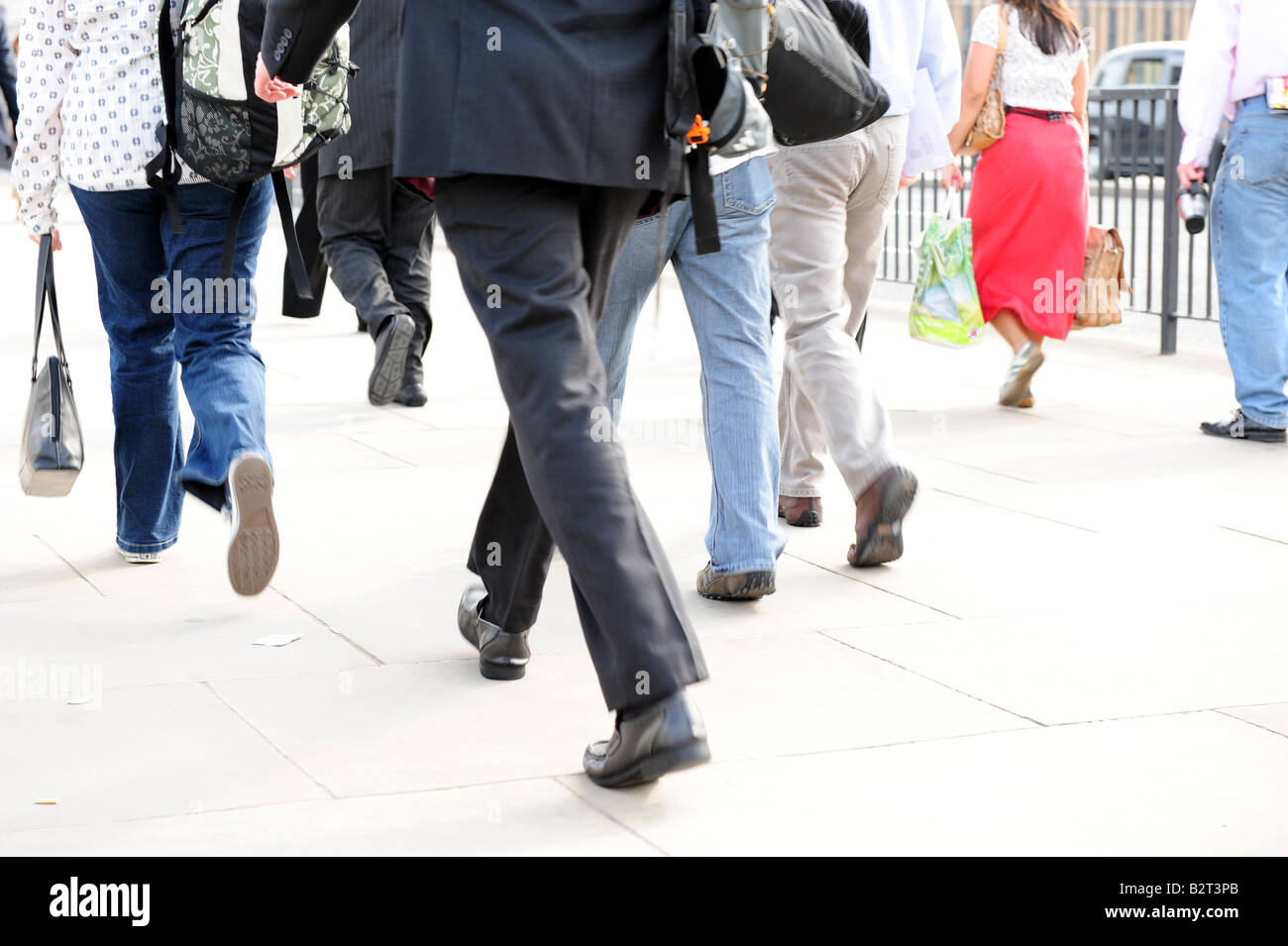 Commuters walk london hi-res stock photography and images - Alamy