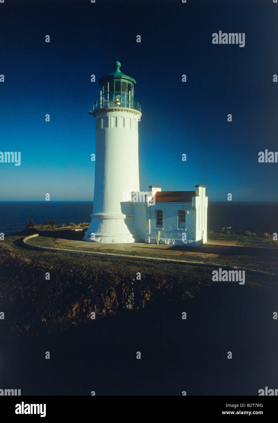 North Head Lighthouse at entrance to Columbia River on the Long Beach ...