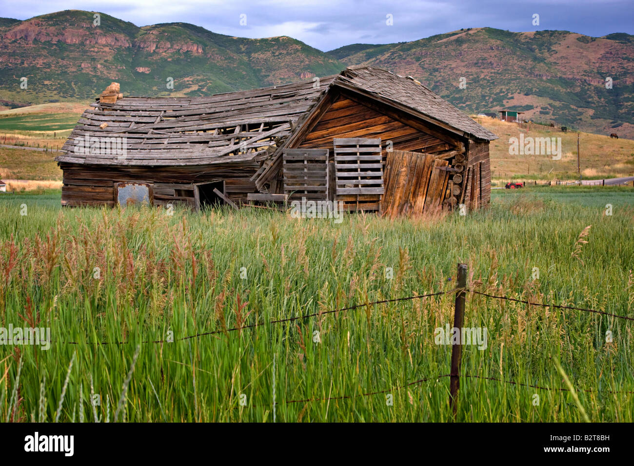 Collapsing log cabin near Henefer, Utah Stock Photo - Alamy