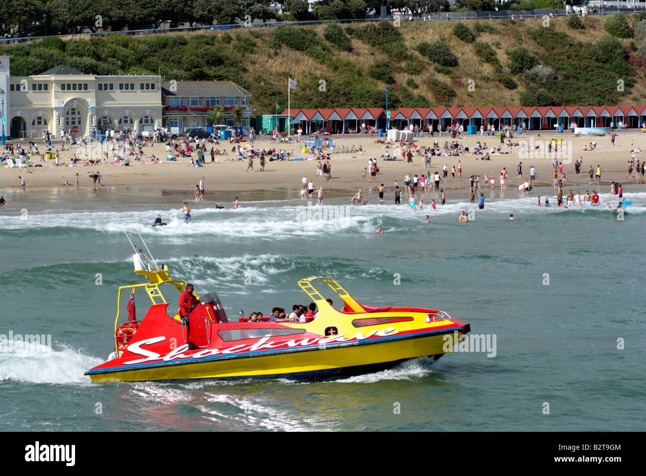 Off bournemouth beach hi-res stock photography and images - Alamy
