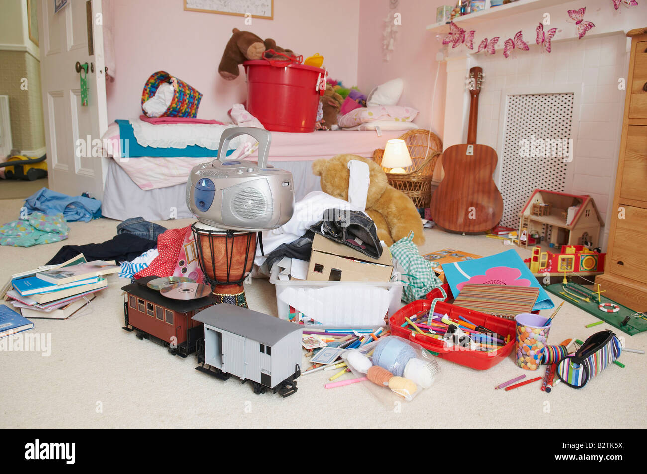 Child's bedroom in a mess Stock Photo - Alamy
