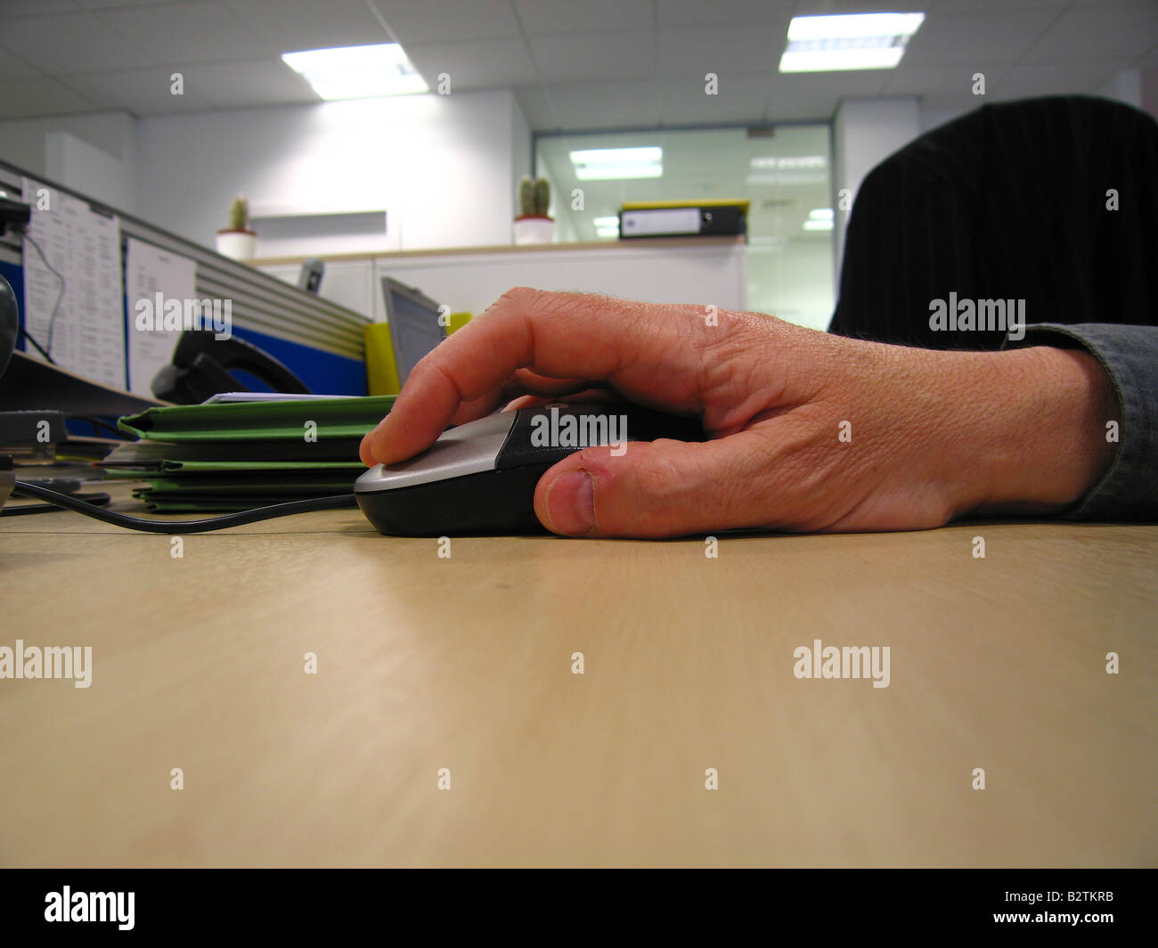 Hand hold mouse hi-res stock photography and images - Alamy