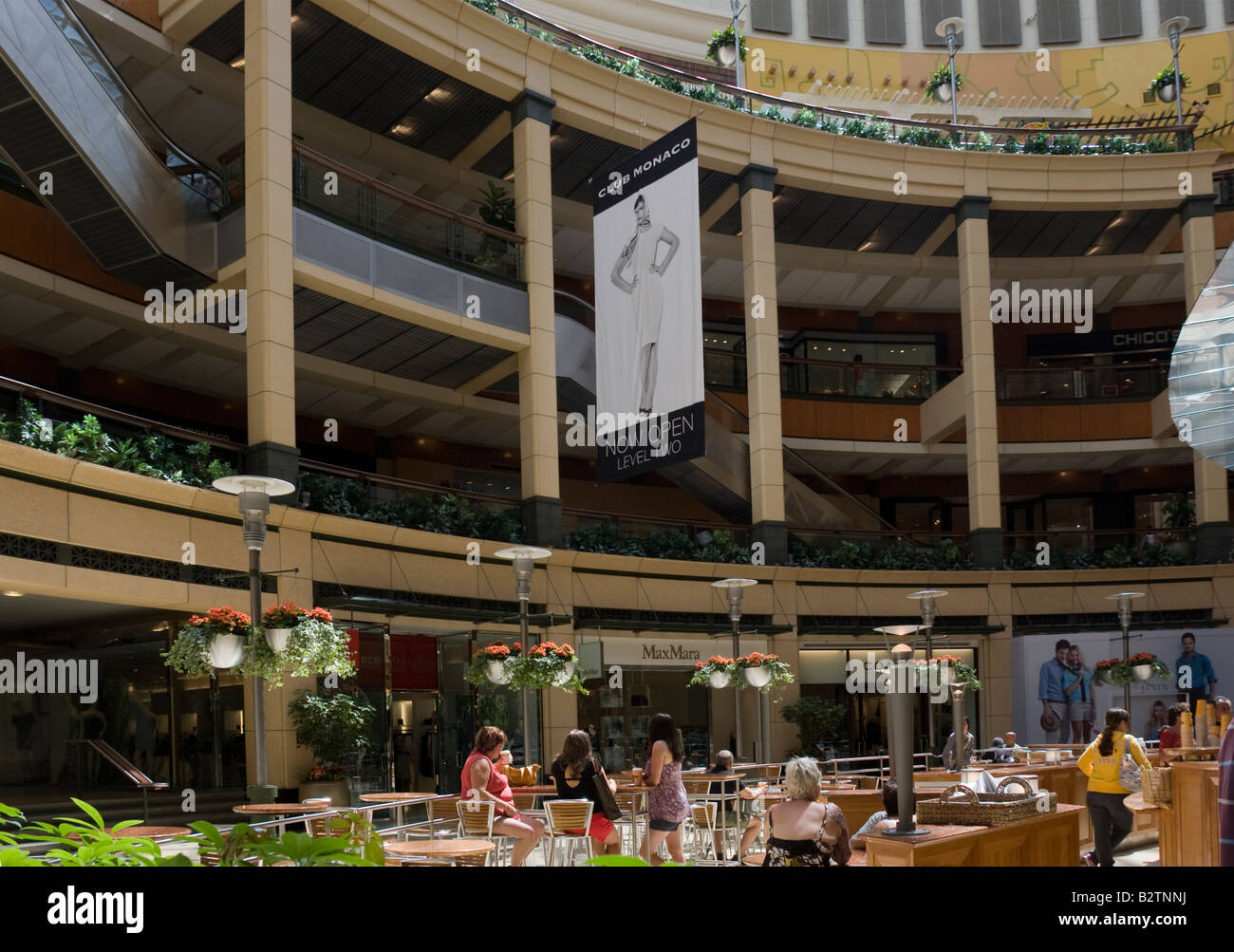 Seattle washington pacific place hi-res stock photography and images ...