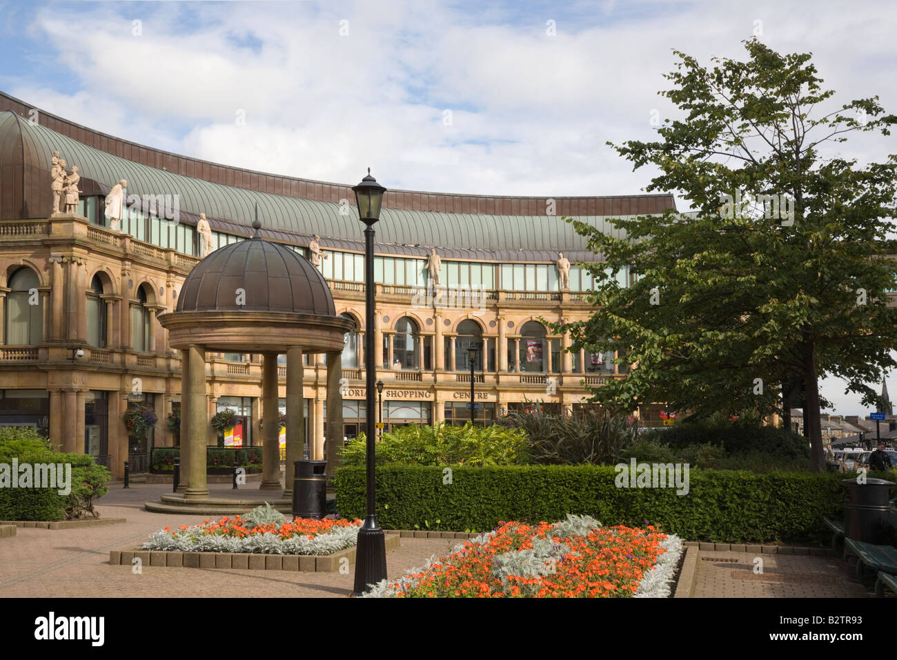 Victoria gardens harrogate hi-res stock photography and images - Alamy