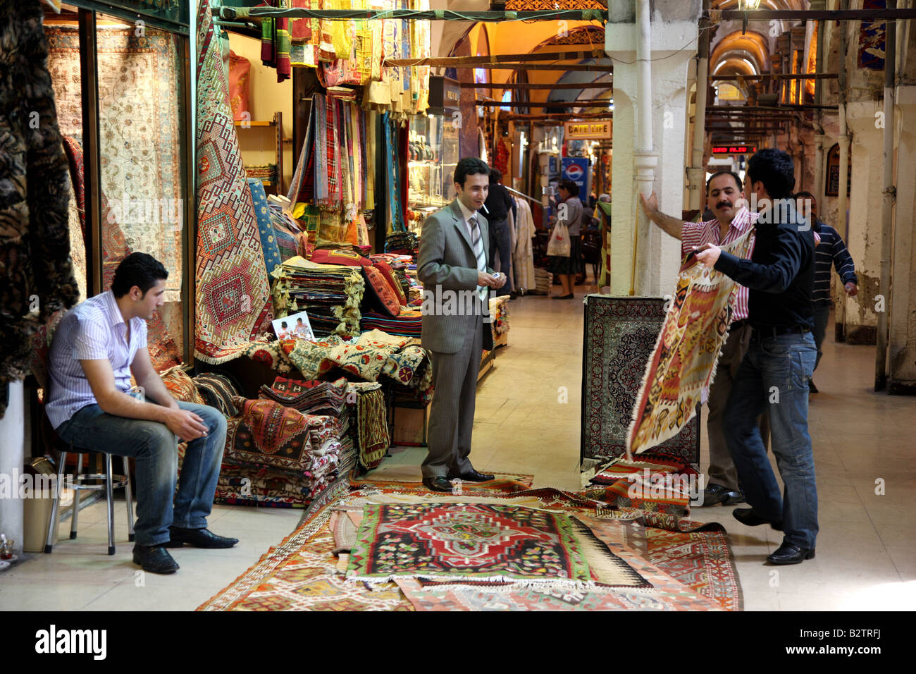 Istanbul market rugs hi-res stock photography and images - Alamy