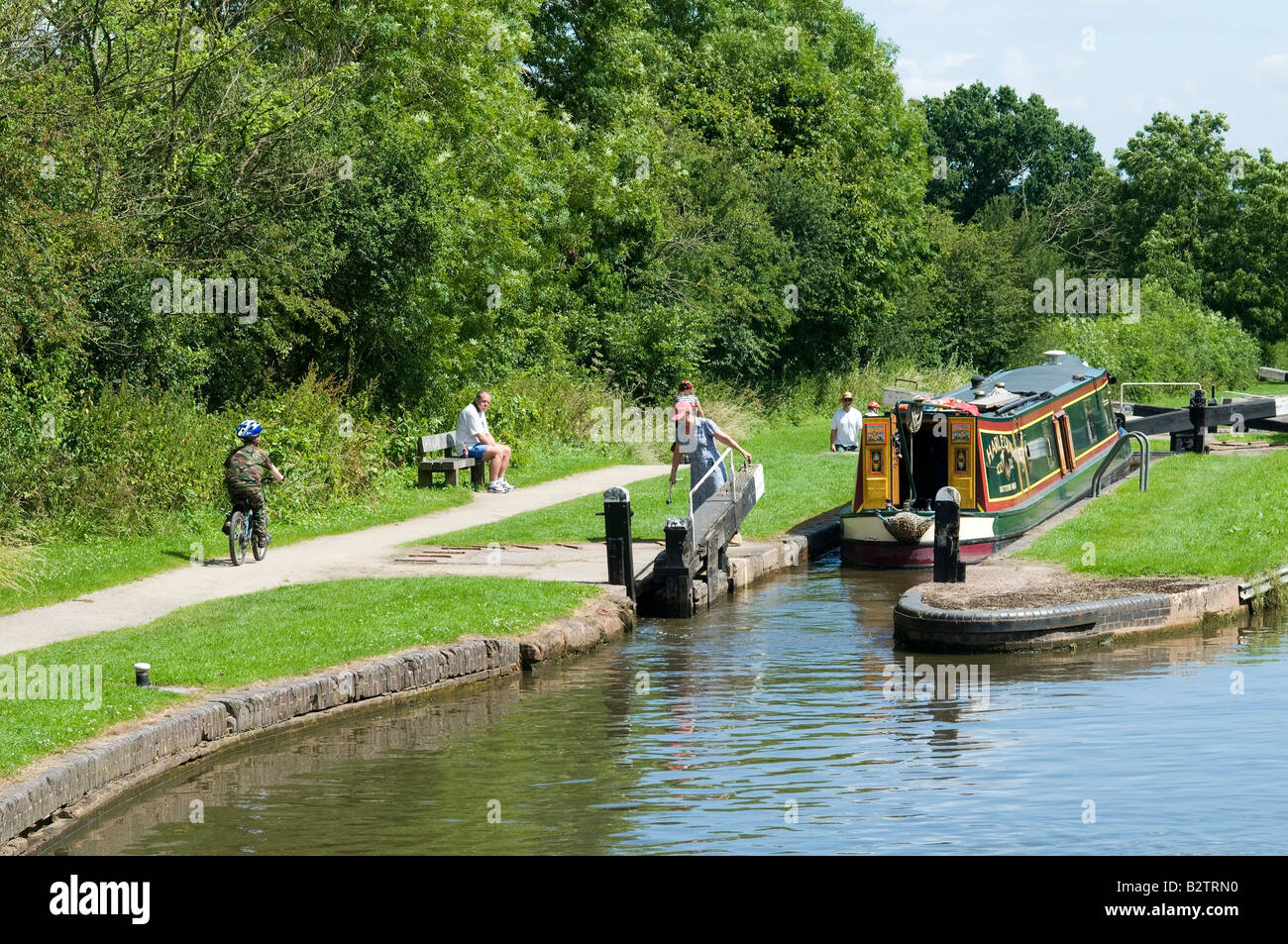 stratford upon avon canal lapworth flight of locks warwickshire ...