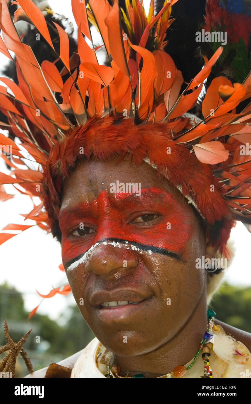 Papua new guinea woman dancer hi-res stock photography and images - Alamy