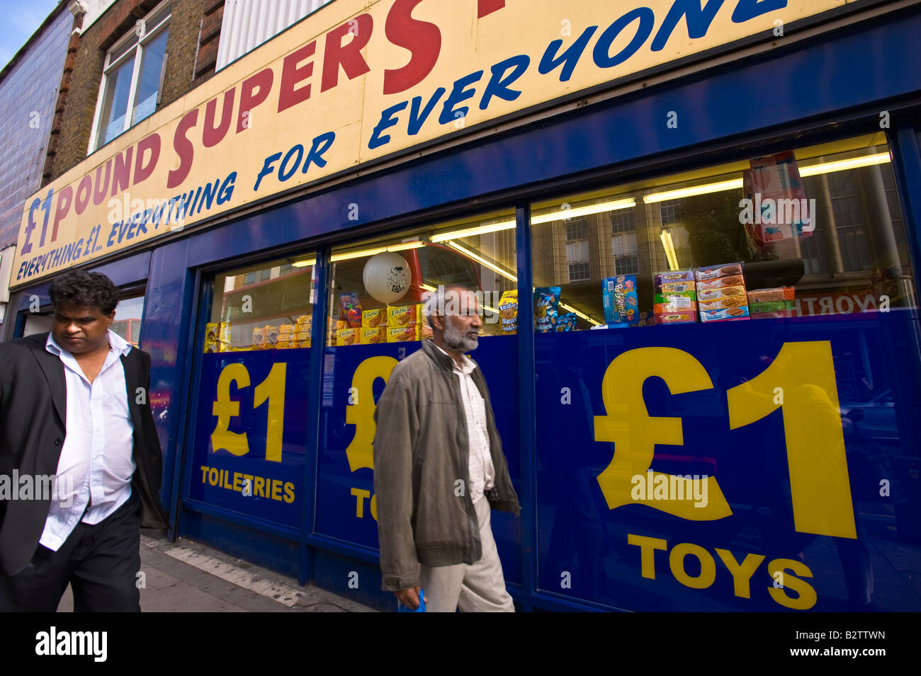 One Pound Shop on Uxbridge Road W13 Ealing London United Kingdom Stock ...