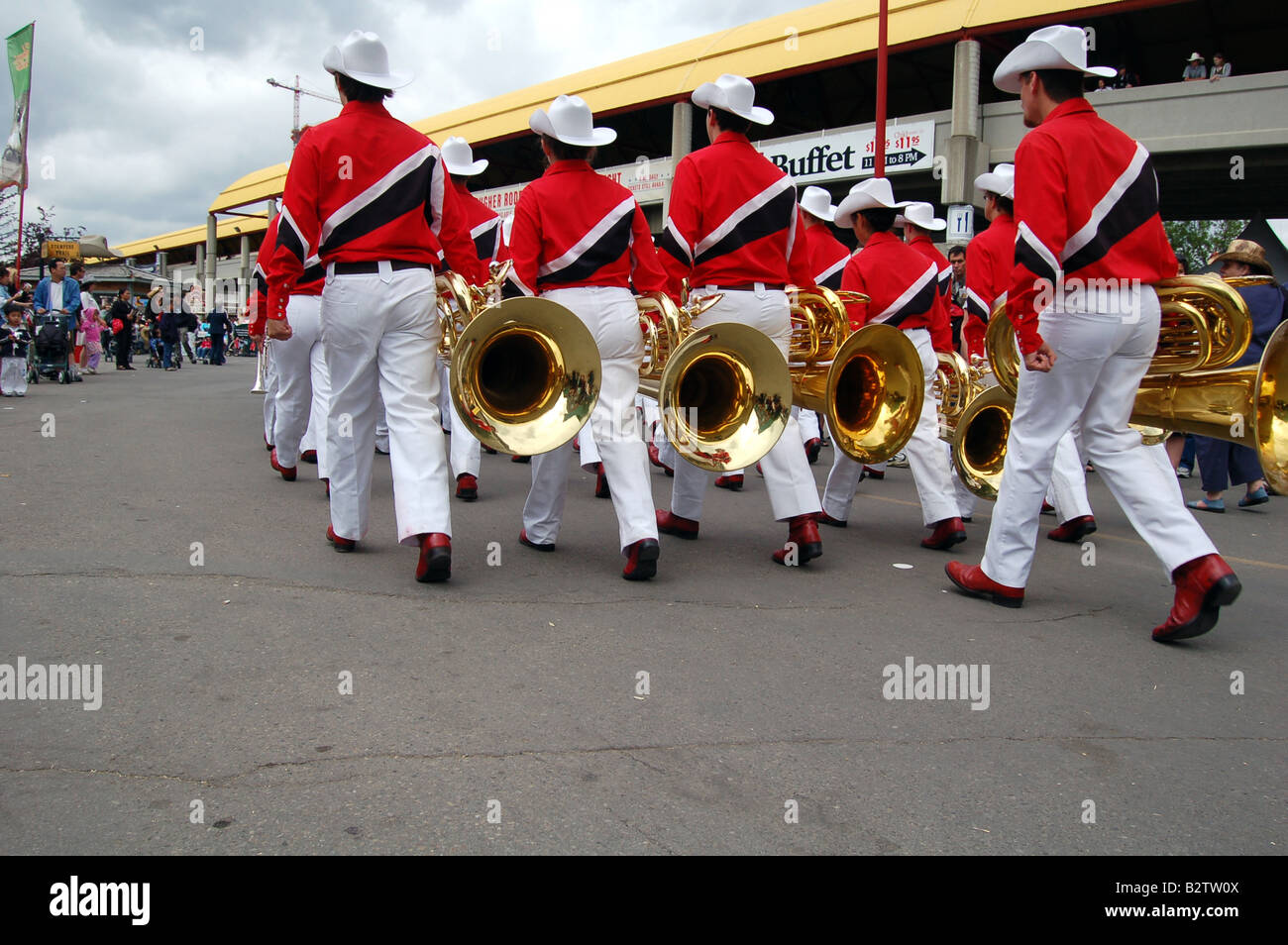 Calgary stampede parade crowd hi-res stock photography and images - Alamy